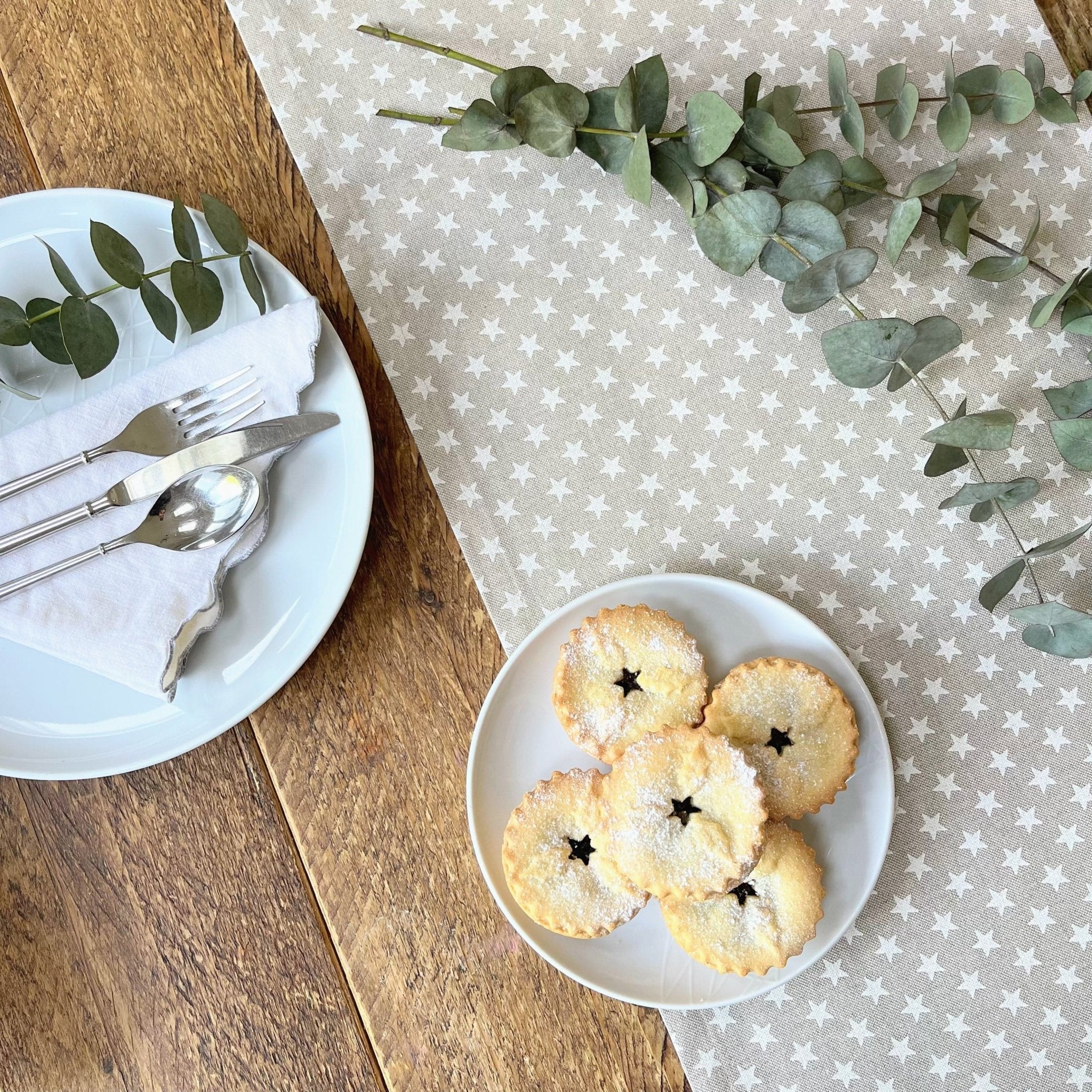 White Star Table Runner – katywebsterhomeware